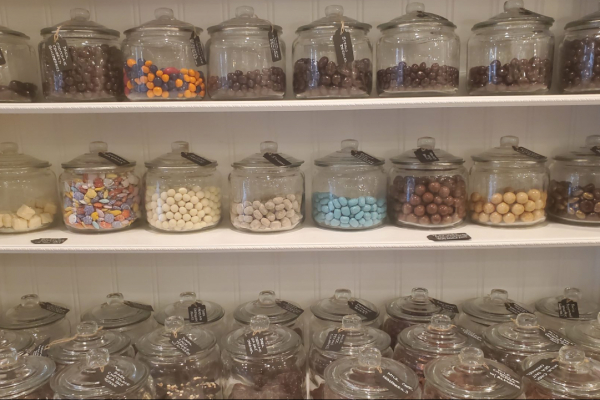 » Local Candy Shop Spreads Love on Valentine’s Day and Beyond