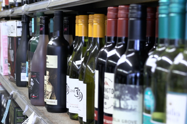 » Hochul signs bill expanding hours for Sunday alcohol sales