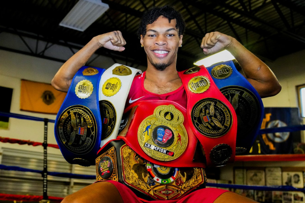 » Star Amateur Boxer Rises to Professional Ranks