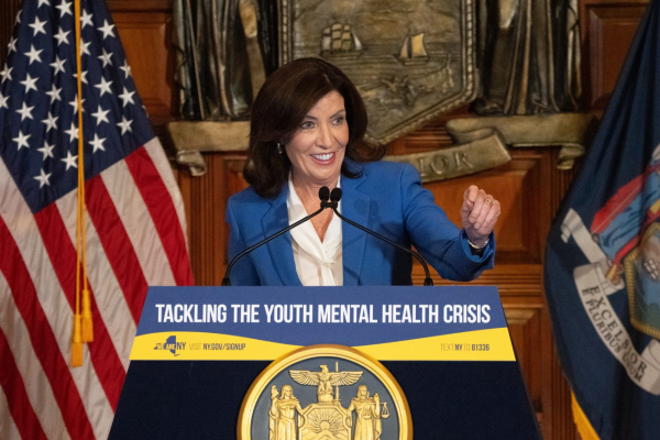 » Hochul Signs Bill to Combat Social Media Addiction