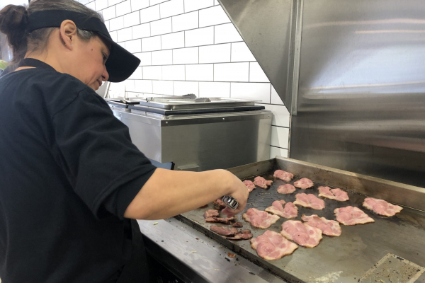 » New Deli-Style Restaurant Hops On Plant-Based Trend