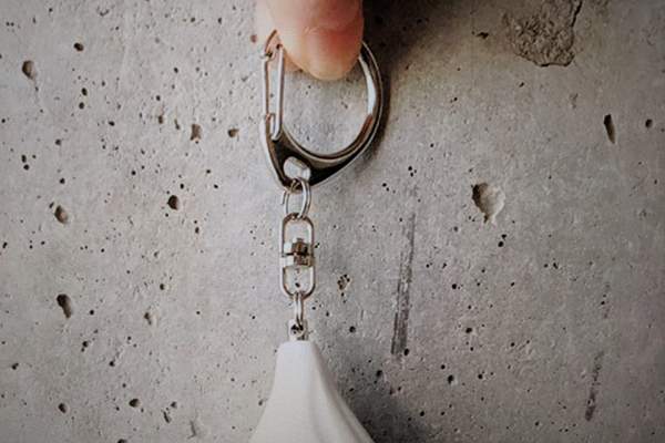 » Using Safety Device to Combat Attacks from Assailants.