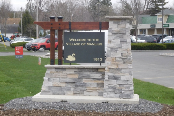 » Manlius Introduces Welcome Sign With Special Design